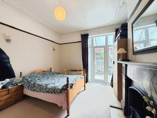 2 bedroom flat for sale in St. Georges Terrace, Jesmond, Newcastle Upon Tyne, NE2