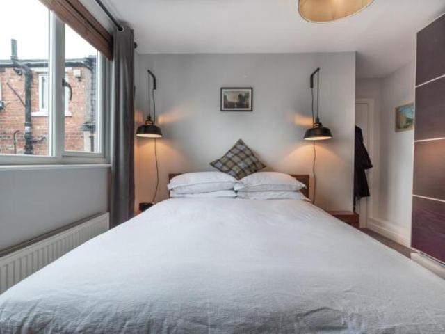 2 bedroom flat for sale in St. Georges Terrace, Jesmond, Newcastle Upon Tyne, and Wear, NE2 2SY, NE2