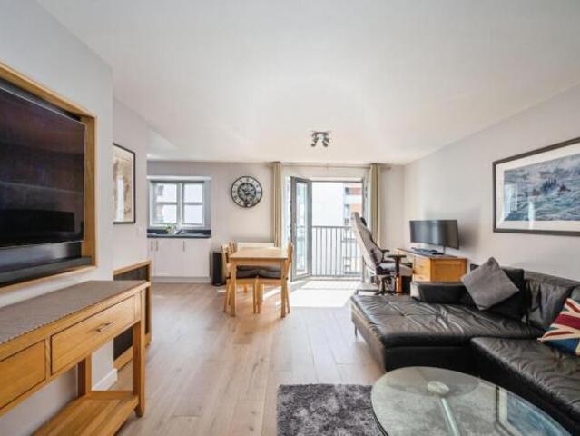 2 bedroom flat for sale in St. James's Street, PORTSMOUTH, Hampshire, PO1