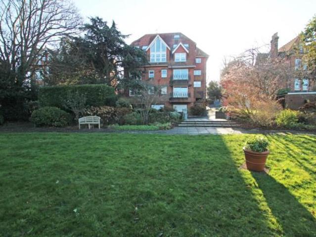 2 bedroom flat for sale in St Johns Road, Eastbourne, BN20 7NB, BN20