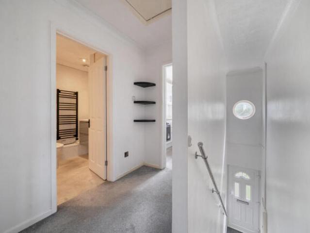 2 bedroom flat for sale in St. Lawrence Avenue, Worthing, West Sussex, BN14