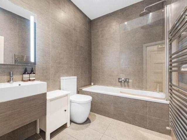 2 bedroom flat for sale in St Luke's Avenue, SW4