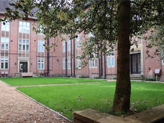 2 bedroom flat for sale in St. Marys Gate, Derby, Derbyshire, DE1