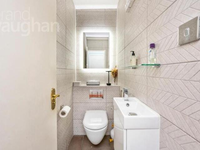 2 bedroom flat for sale in St. Margarets Place, Brighton, BN1