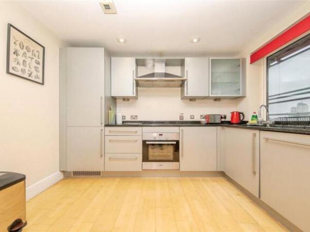 2 bedroom flat for sale in St. Nicholas Court, Ipswich, Suffolk, IP1