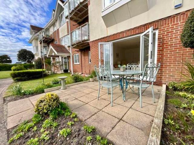2 bedroom flat for sale in Stourwood Avenue, Southbourne, BH6
