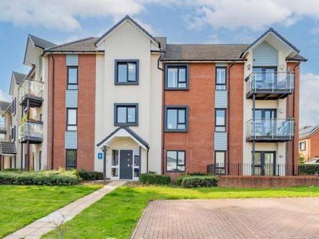 2 bedroom flat for sale in Stockmans Close Birmingham B38