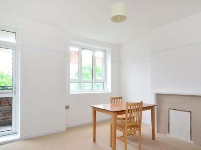 2 Bedroom Flat For Sale In Stoke Newington, London