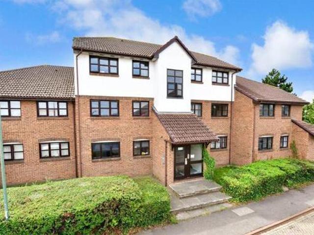 2 Bedroom Flat For Sale In Stone
