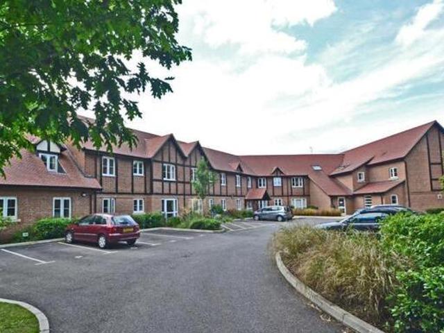 2 Bedroom Flat For Sale In Storrington, West Sussex