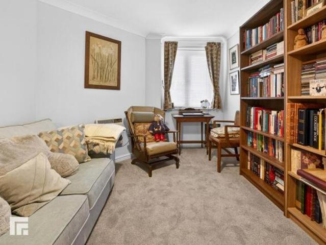 2 bedroom flat for sale in Station Road, Radyr, CF15