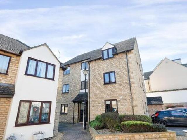 2 Bedroom Flat For Sale In Stamford