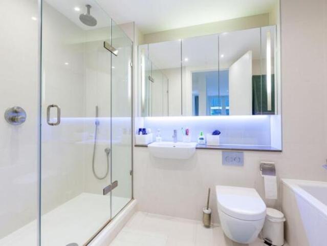 2 bedroom flat for sale in Sterling Mansions, Leman Street, Aldgate, London, E1