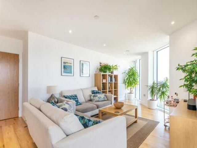 2 Bedroom Flat For Sale In Stratford, London
