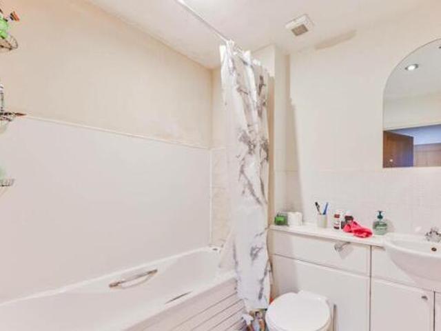 2 Bedroom Flat For Sale In Stratford, London
