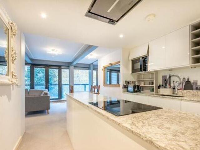 2 Bedroom Flat For Sale In Stratford, London