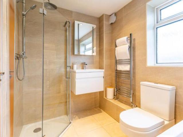 2 bedroom flat for sale in Stratton Court, GUILDFORD, GU2