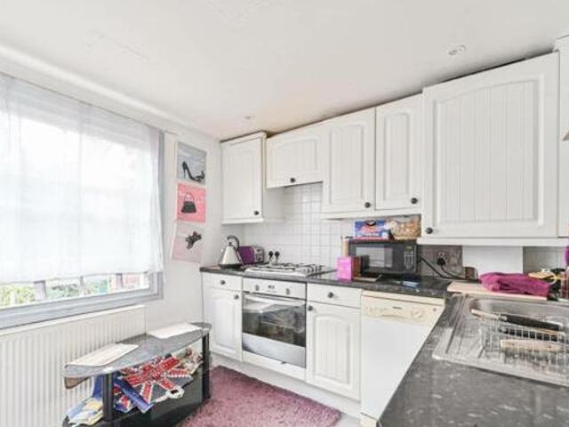 2 Bedroom Flat For Sale In Streatham, London