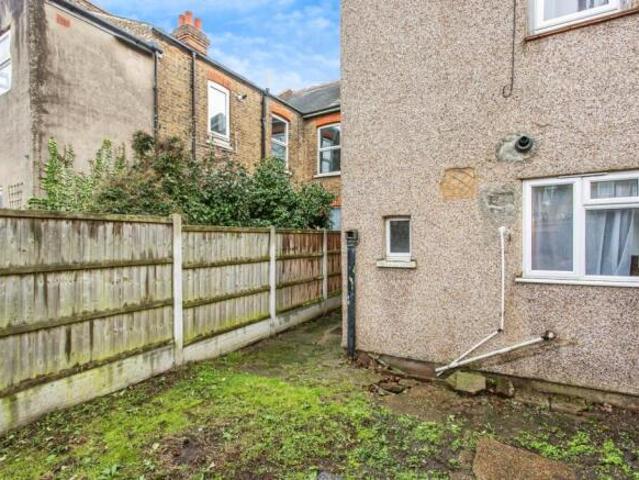 2 bedroom flat for sale in Stromness Road, Southend on Sea, Essex, SS2