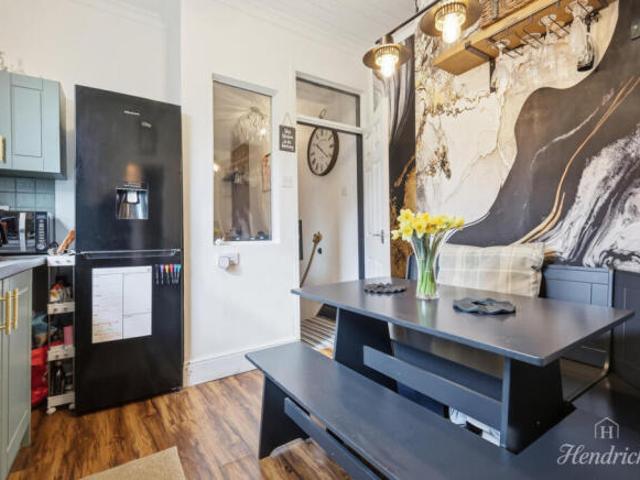 2 bedroom flat for sale in Stromness Road, Southend on sea, SS2 4, SS2