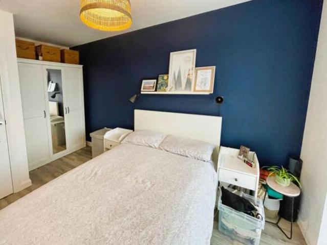 2 bedroom flat for sale in Strong Drive, Basingstoke, RG21