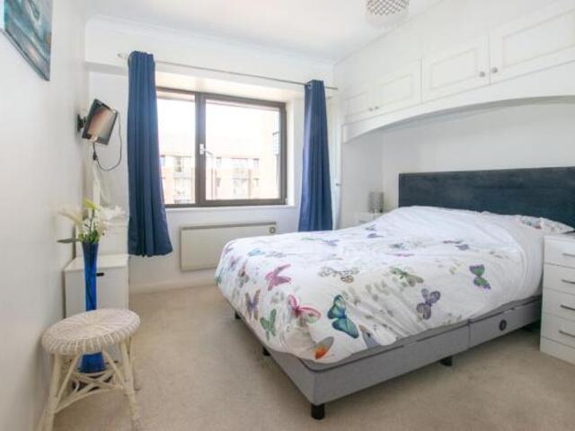2 bedroom flat for sale in Sunningdale Court, Gordon Place, Southend on Sea, Essex, SS1 1NP, SS1