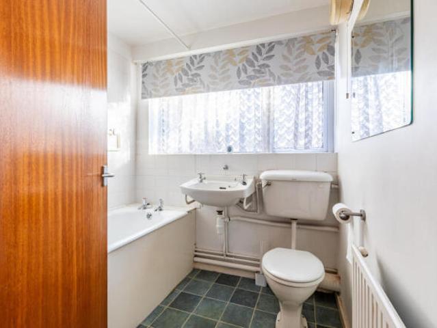 2 bedroom flat for sale in Sunnyhill House East, Sunnyhill Drive, Bristol, BS11