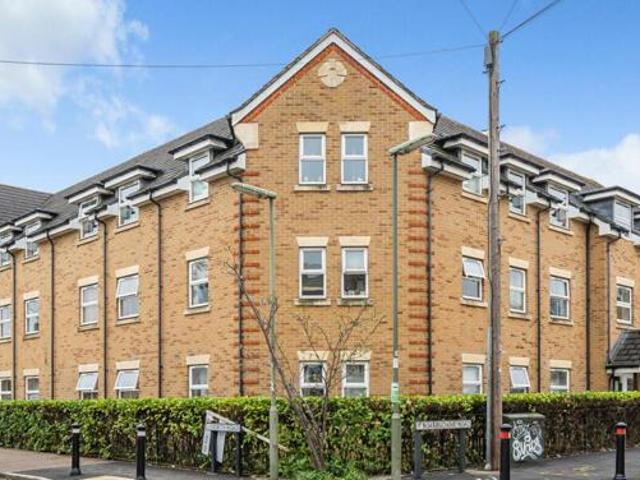 2 Bedroom Flat For Sale In Surrey