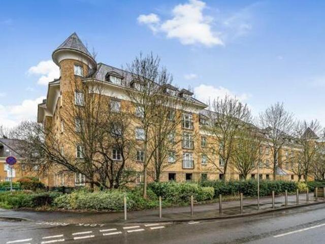 2 Bedroom Flat For Sale In Surrey