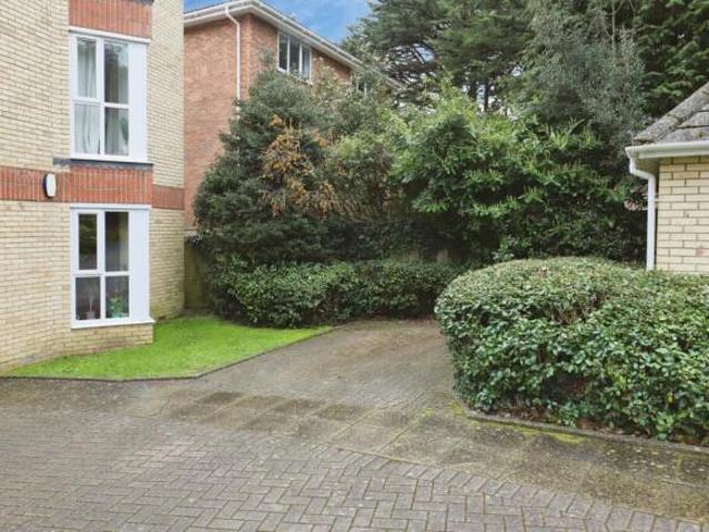 2 bedroom flat for sale in Surrey Road, Branksome, Poole, Dorset, BH12