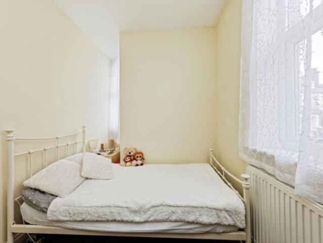 2 bedroom flat for sale in Surrey Road, Cliftonville, Margate, Kent, CT9