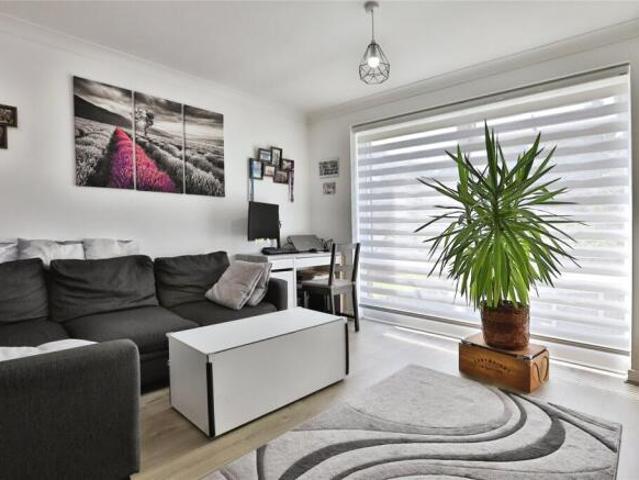 2 bedroom flat for sale in Surrey Road, Poole, Dorset, BH12