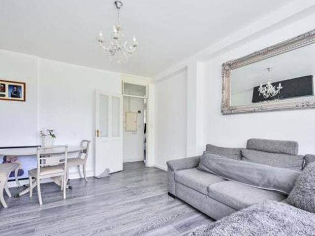 2 Bedroom Flat For Sale In Sydenham, London