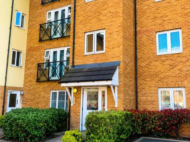 2 Bedroom Flat For Rent Bryanstone. 2 bed flat to rent £1,700 pcm £392 pw