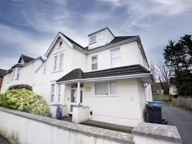 2 bedroom flat for rent in 41 Westby Road, Bournemouth,, BH5