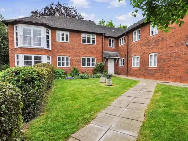 2 bedroom flat for rent in 4 Beech House, Lucas Court, Leaming.