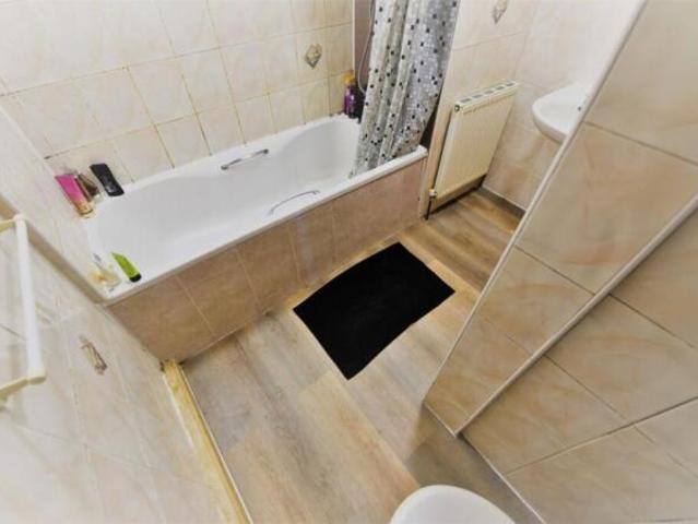 2 bedroom flat for rent in 4B Hollybank 2 bed, LS6