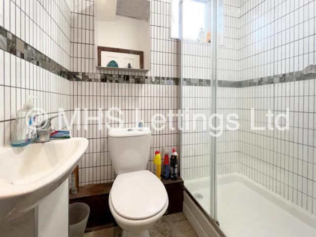 2 bedroom flat for rent in 55c Burley Lodge Road, Leeds, LS6 1QP, LS6
