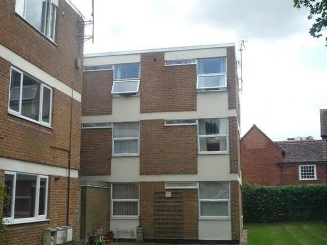 2 bedroom flat for rent in 5 Millfield Court High StreetHenleyInArdenB95
