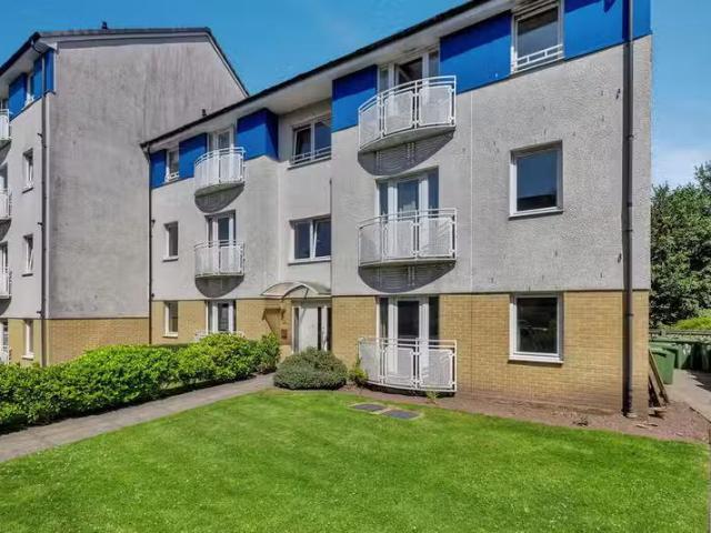 2 bedroom flat for rent in 5 Netherton Gardens, G13