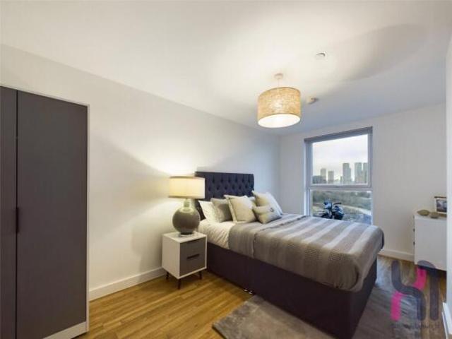 2 bedroom flat for rent in 5 Pomona Strand, Manchester, M16