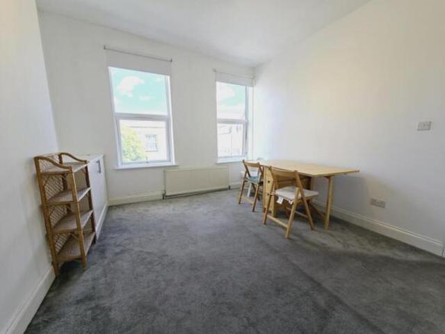 2 bedroom flat for rent in 663B Holloway Road, Archway, N19
