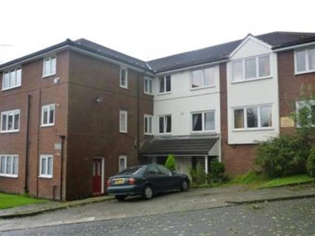 2 bedroom flat for rent in 68 Heatherfield Bolton BL1 7QF BL1