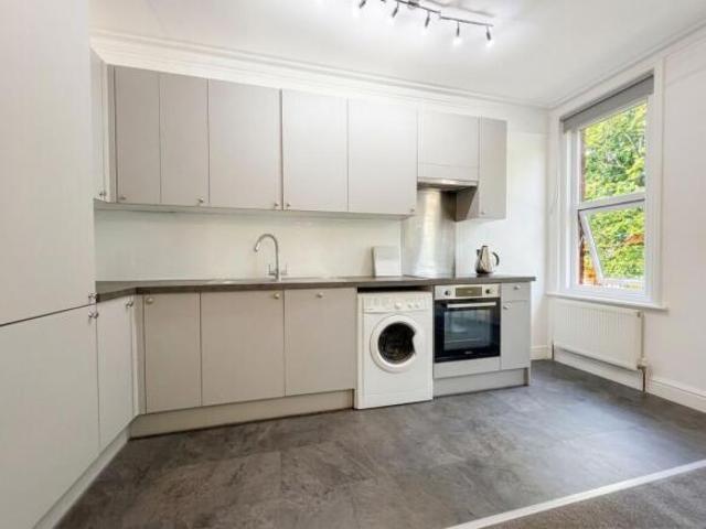 2 bedroom flat for rent in 71 Old Tiverton Road, Exeter, EX4