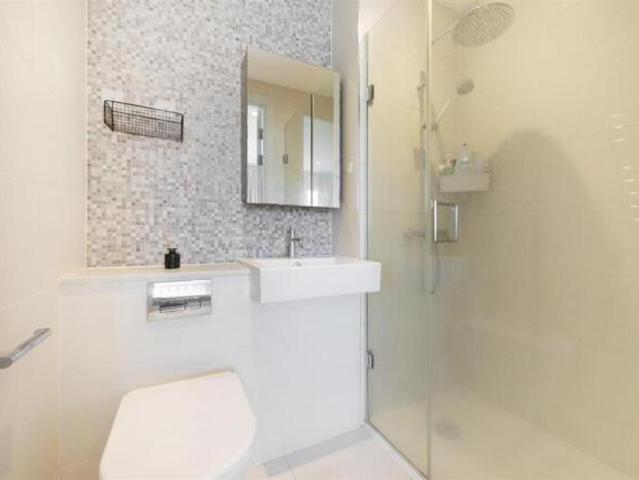 2 bedroom flat for rent in 74 Broadfield Lane, London, NW1