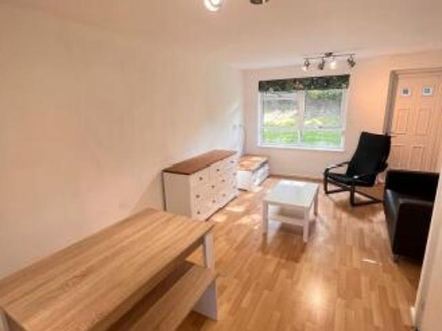 2 bedroom flat for rent in 7 Blenheim View #049485, LS2