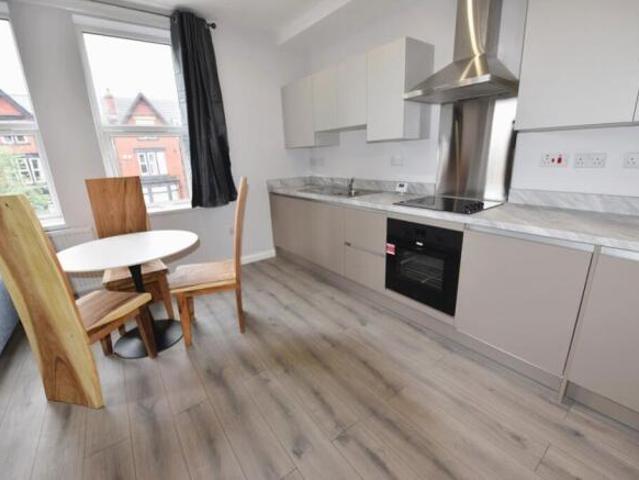 2 bedroom flat for rent in 7 Cardigan Road, Flat 2, LS6