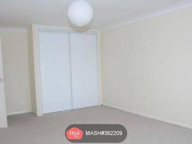 2 bedroom flat for rent in 81a Home Farm Crescent CV31