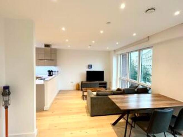 2 bedroom flat for rent in 8 Arniston Way, London, E14
