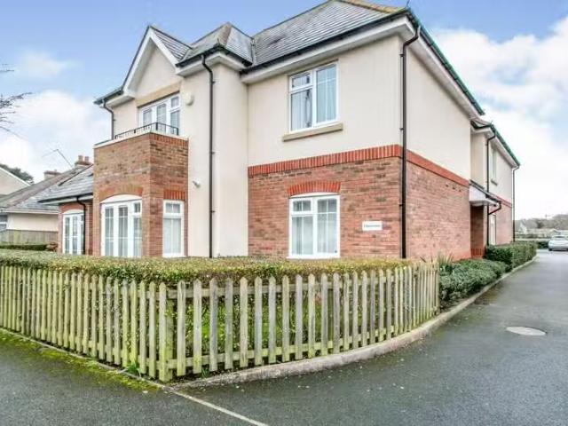 2 bedroom flat for rent in 8 Beaulieu Court, 8 Beaulieu Avenue.